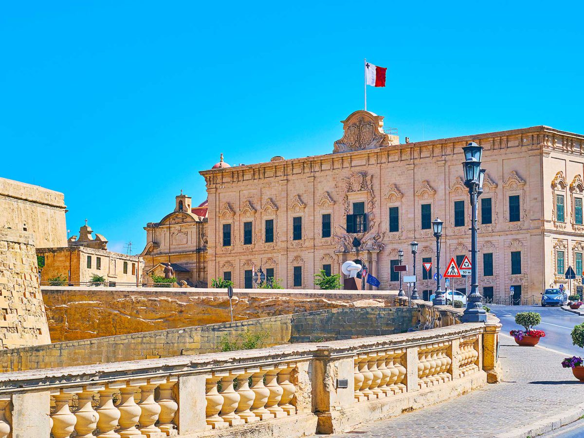 Year-end rally for Malta Government Stocks